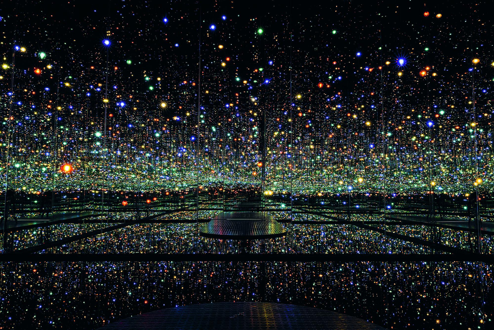Infinity Mirrored Room [Yayoi Kusama] | Sartle - See Art Differently